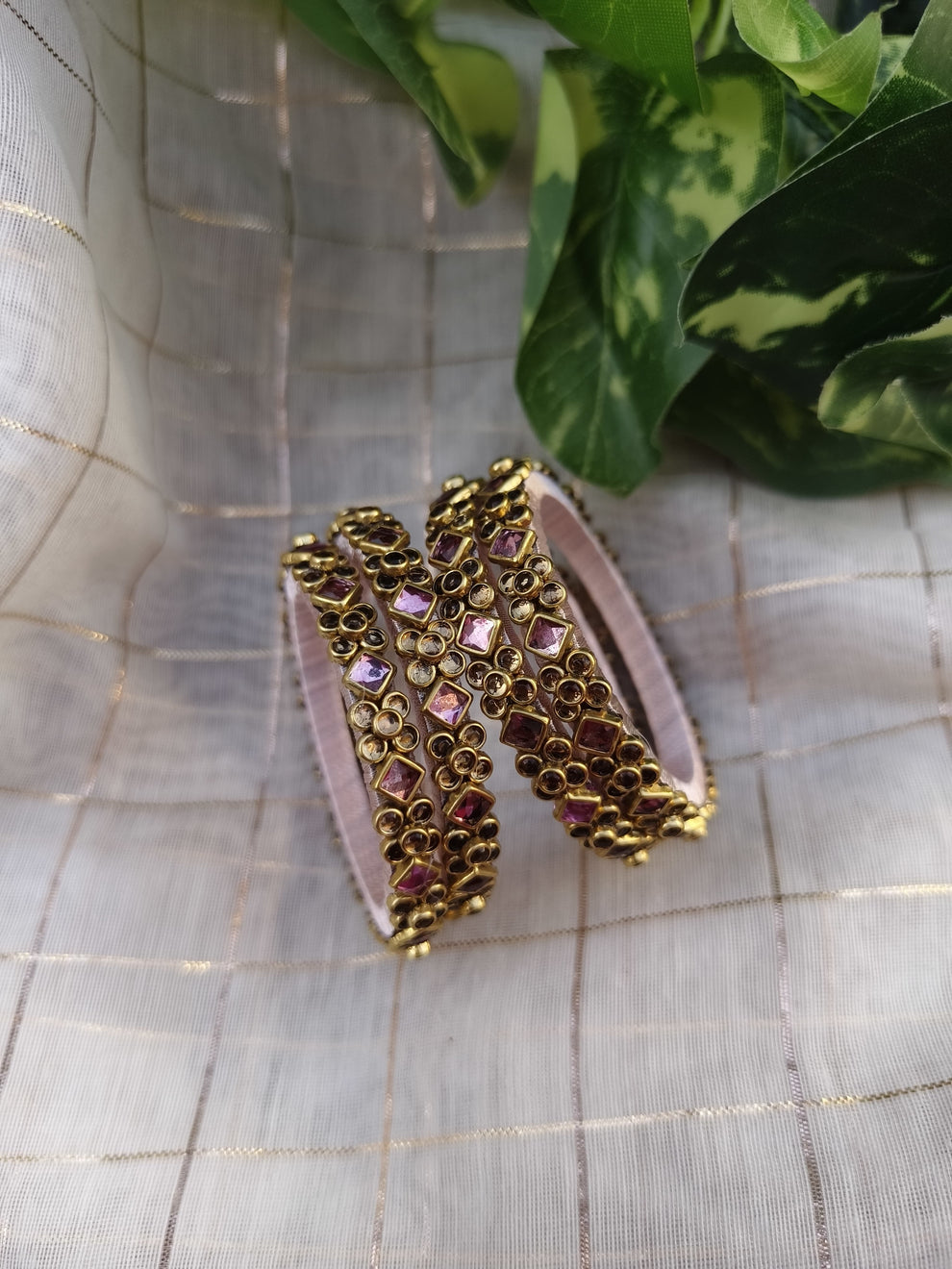 STC 20 – Nila Bangles