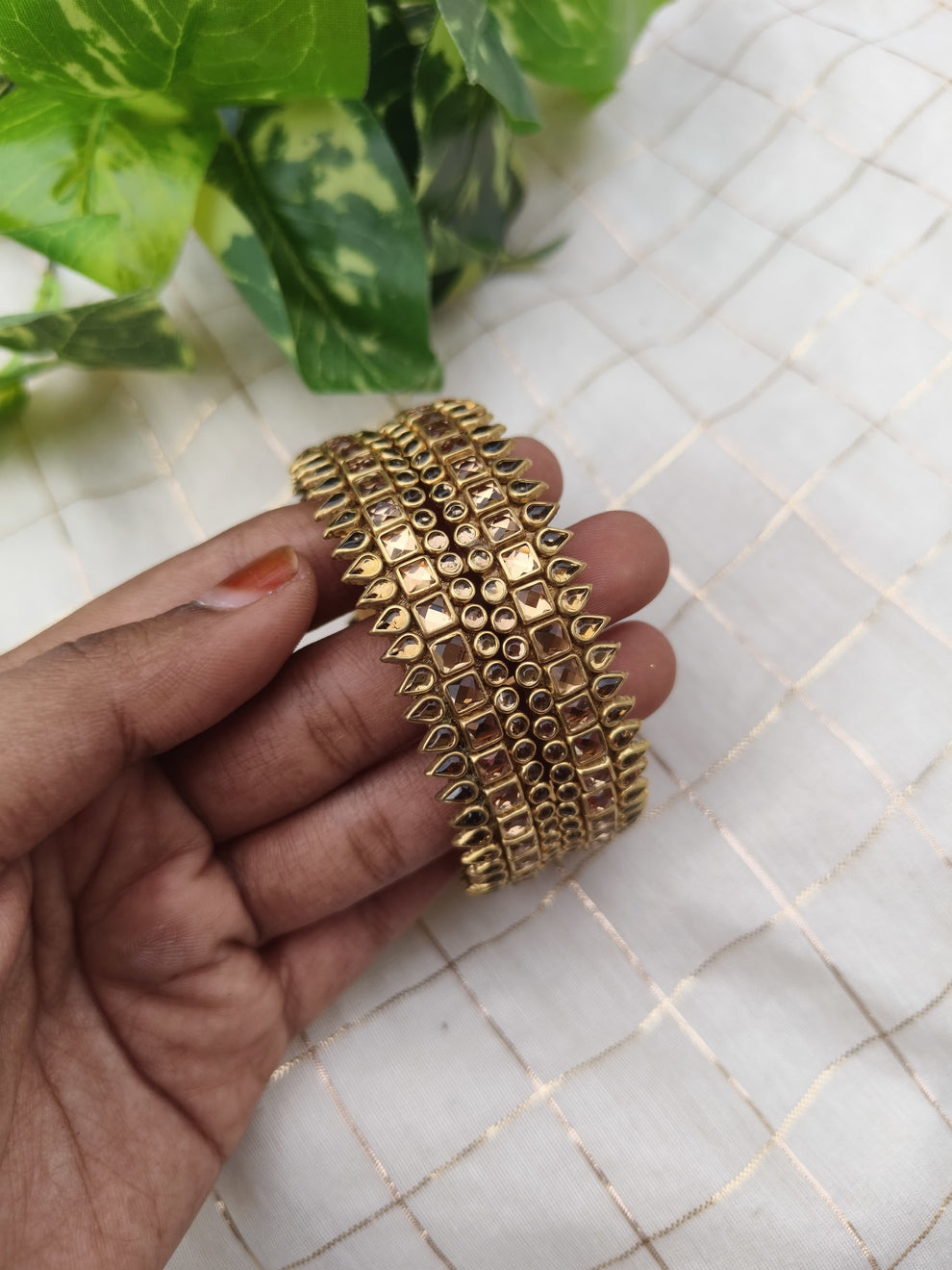 STC 36 – Nila Bangles